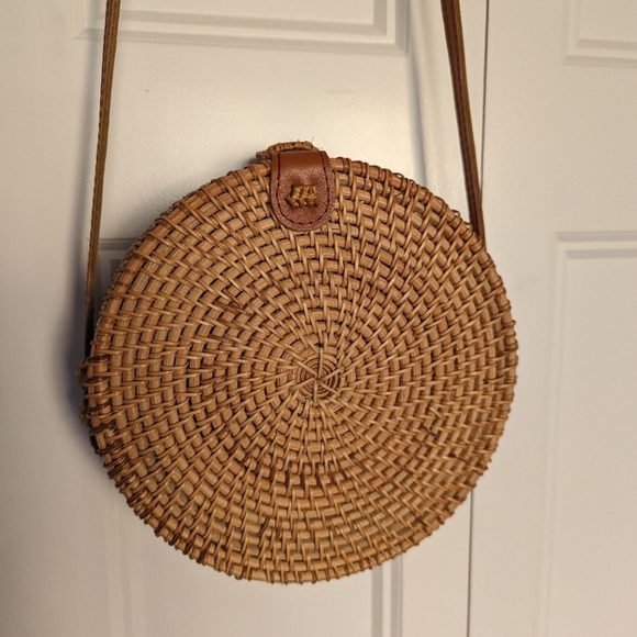 Bags | Rattan Round Clamshell Purse | Poshmark